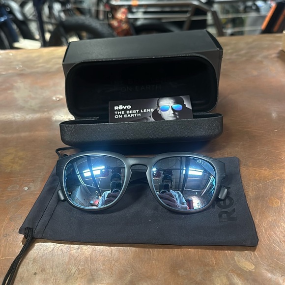Revo | Accessories | New In Box Revo Zinger | Poshmark